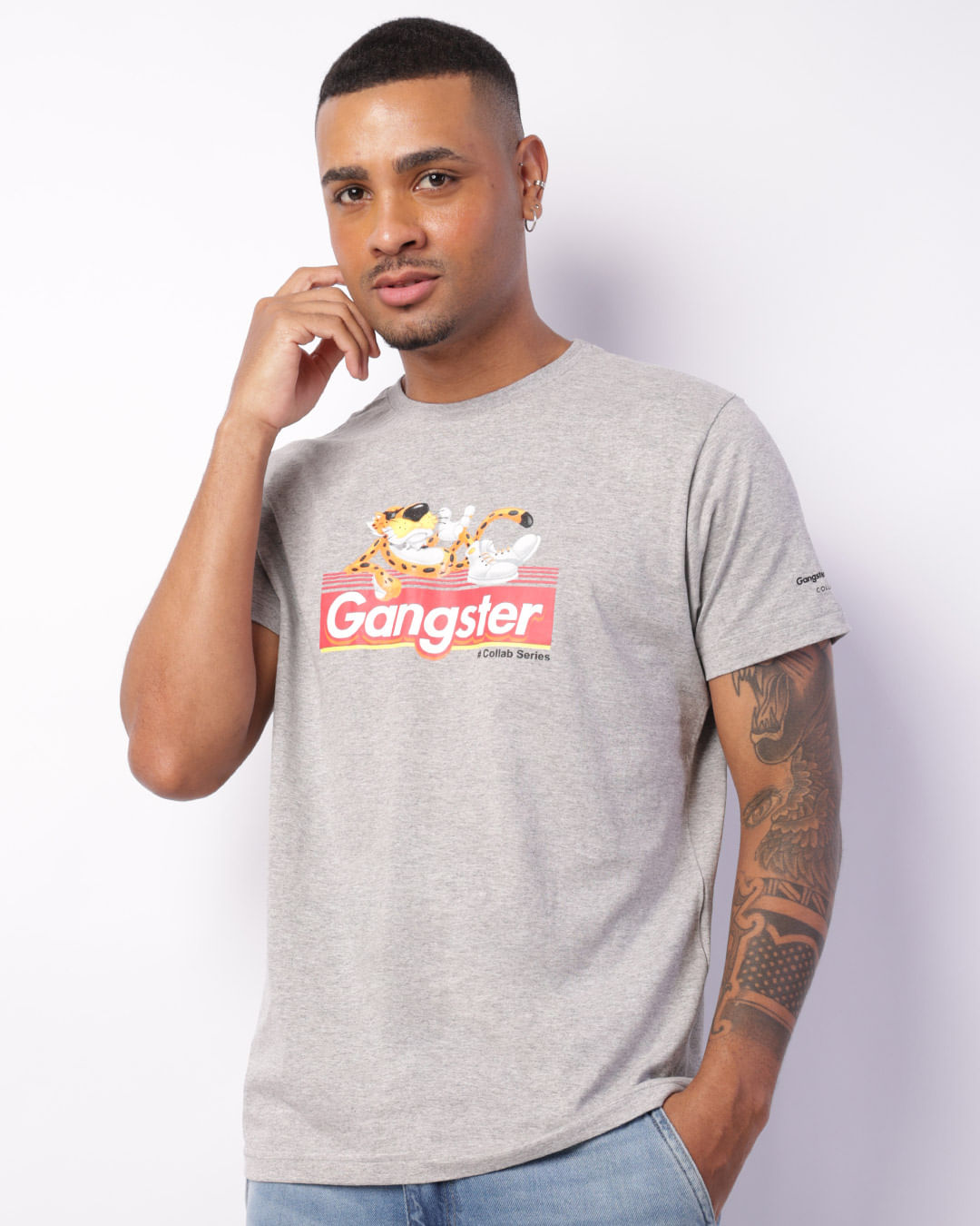 Camiseta Masculina Manga Curta Gangster Cheetos Mesclada Cinza