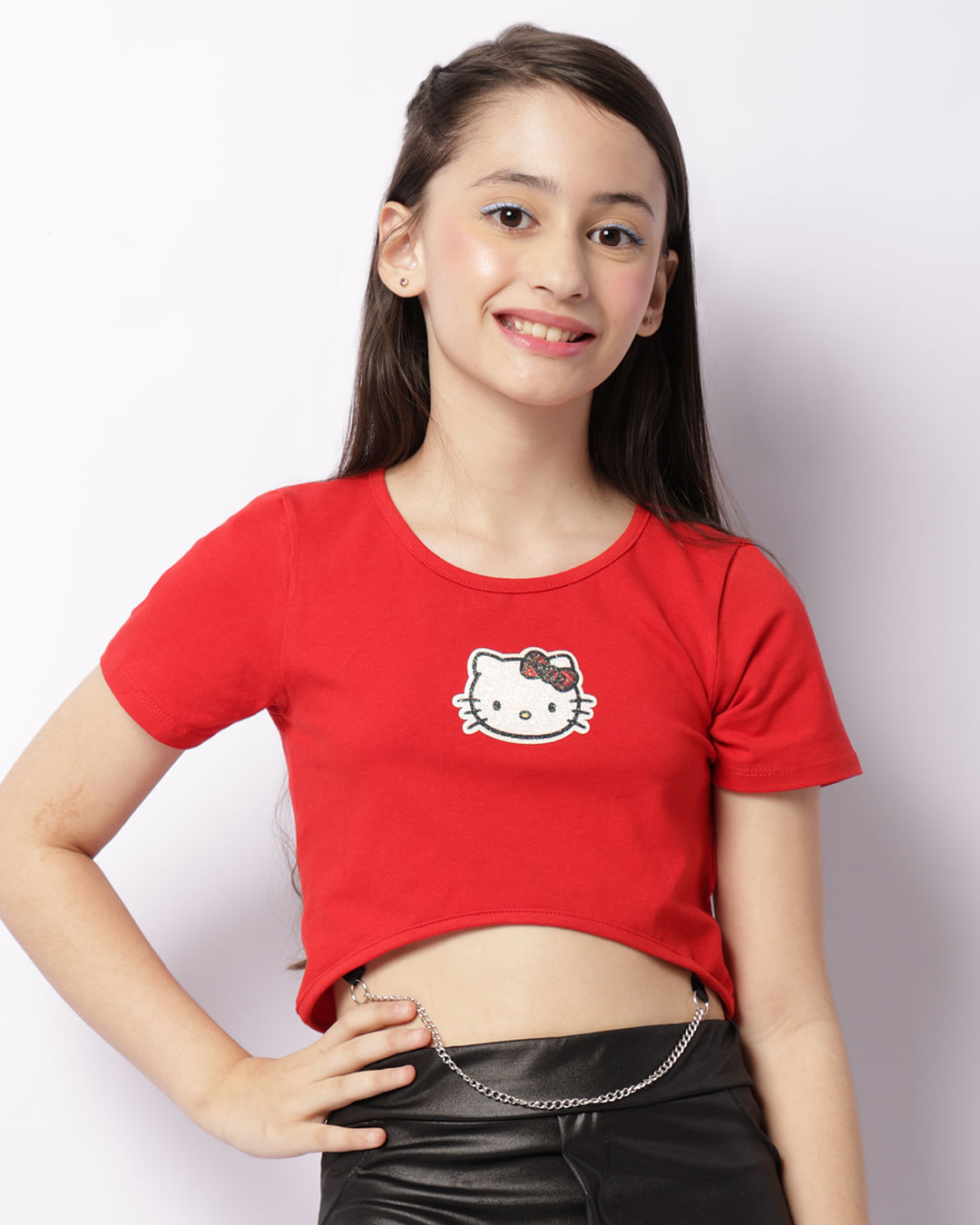 Blusa Juvenil Hello Kitty Cropped Com Corrente Vermelha