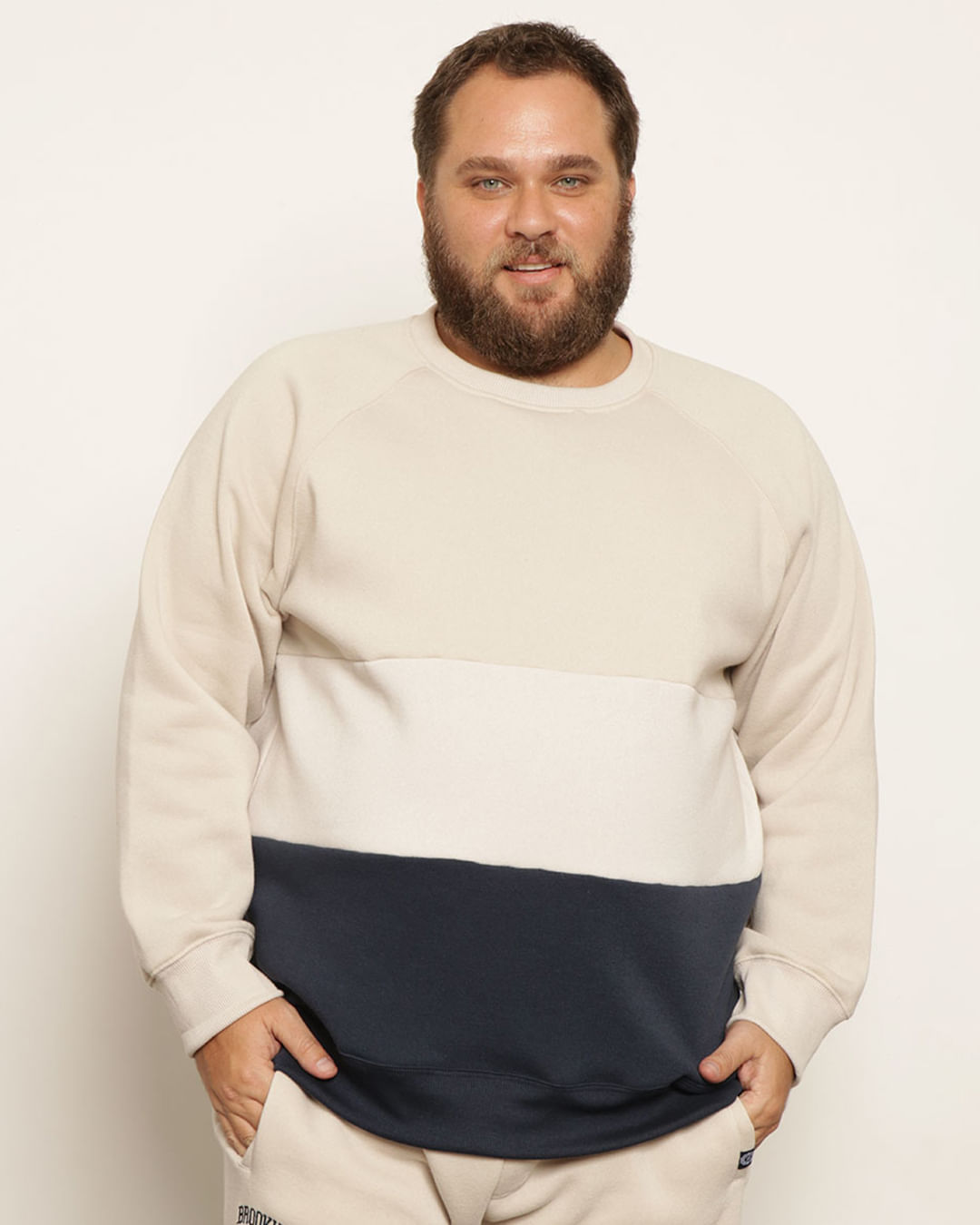 Blusão Moletom Plus Size Masculino Peluciado Com Recortes Bege