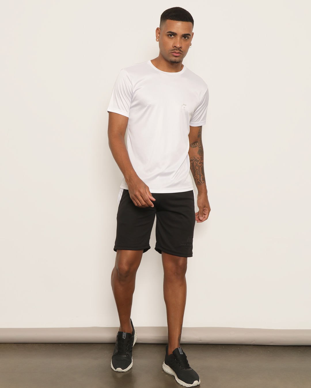 Bermuda Masculina Esportiva Gangster Dry Fit Com Recortes Preta