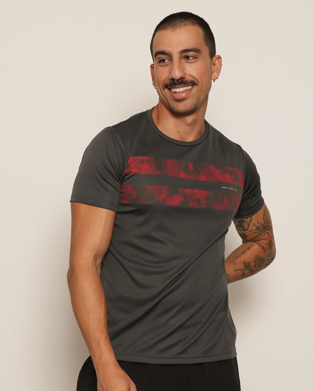 Camiseta Masculina Esportiva Gangster Dry Fit Estampa Frontal Cinza