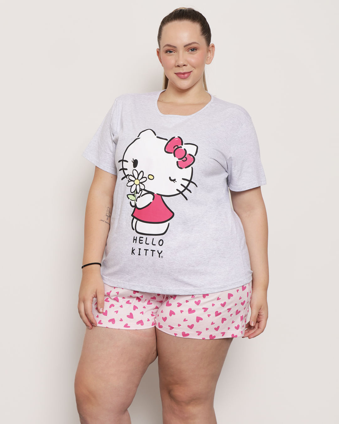 Pijama Plus size Feminino Estampa Hello Kitty Cinza