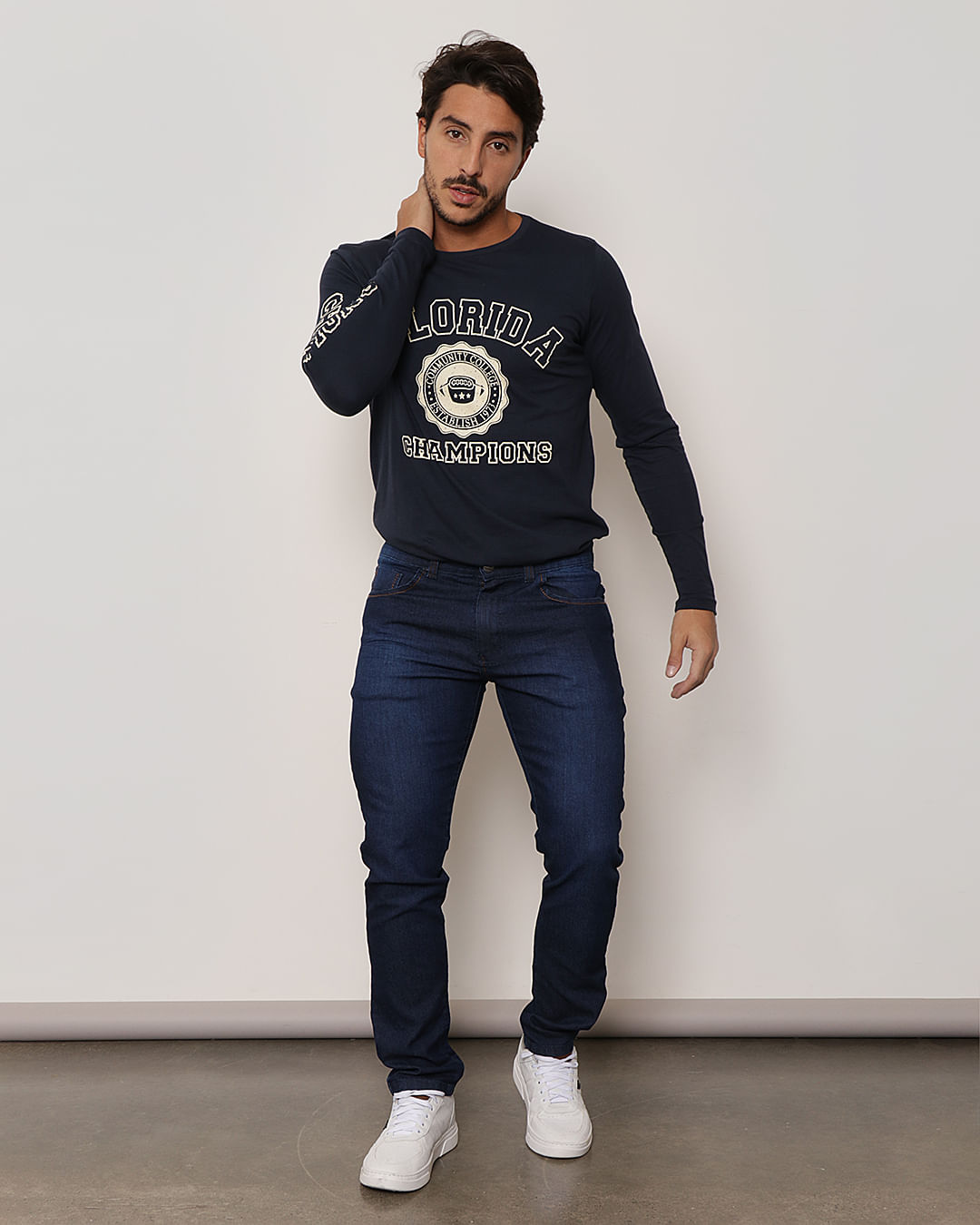 ?Calça Jeans Masculina Levemente Estonada Slim Azul Escuro