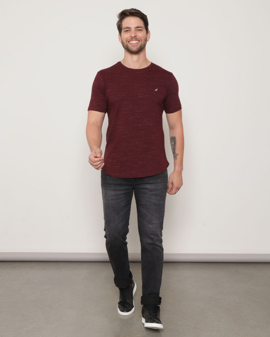 Calça Jeans Masculina Slim Com Lavagem Clara Preta