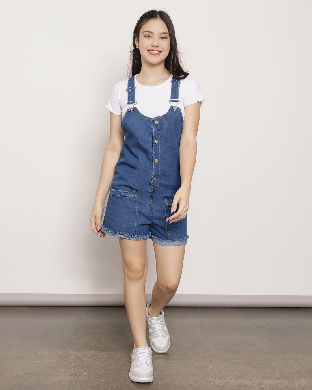 Jardineira Jeans Juvenil Barra Desfiada Azul | Lojas Torra - Lojas Torra