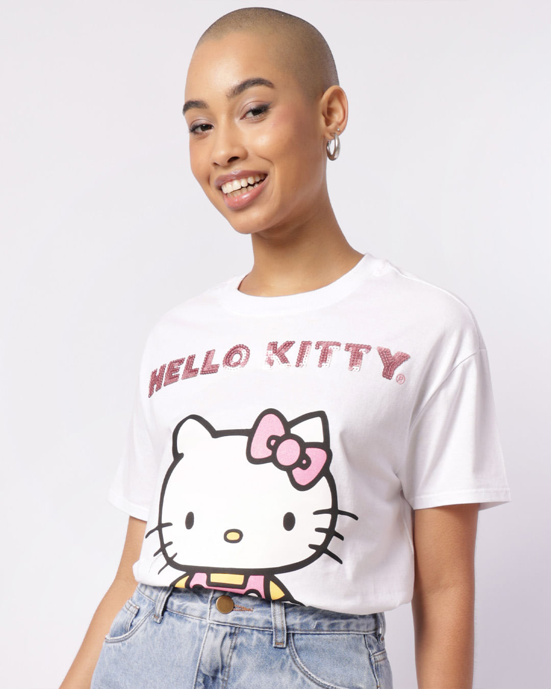 Camiseta Feminina Hello Kitty Oversized com Paetê Branca